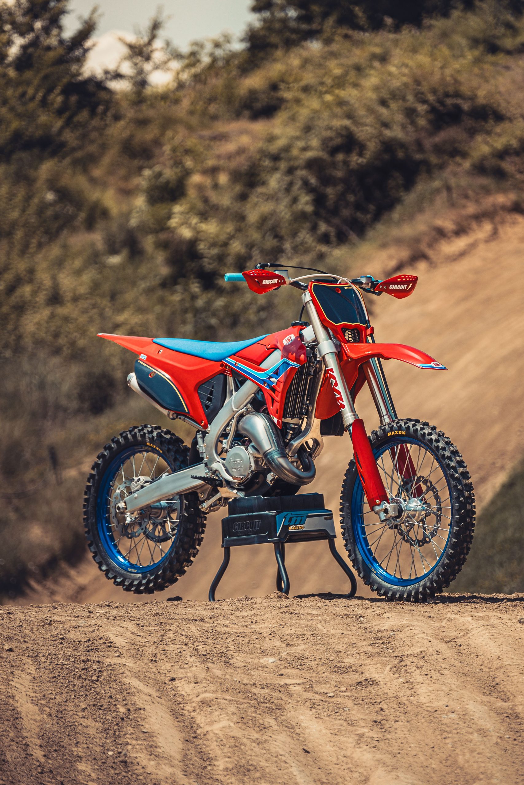 'Red Dream' Limited Edition 40th Anniversary: 1985 - 2025 - TM UK: TM ...